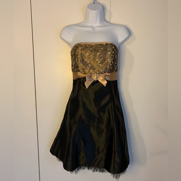 Jessica McClintock | Dresses | Jessica Mcclintock Juniors Gold Black ...